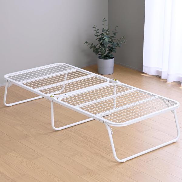 カラー：ホワイトサイズ：幅81.5×奥行180×高さ34.5cmスタイル：完成品(メッシュ・セミシングルショート)【組み立ていらず】完成品なので、届いたら箱から出してすぐお使い頂けるベッドです。メッシュタイプで通気性抜群です。【折りたたみ可...