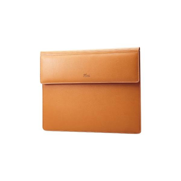 カラー：キャメル上質でなめらかなソフトレザー素材を使用したスリーブ型インナーケースです。スリム設計で、ファスナーのないスリップイン構造を採用しています。マチのない薄型形状を活かして、PC本体の下に敷くことでデスクマットとしてもご使用いただけ...