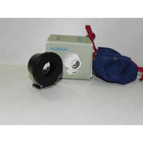 ●商品情報　 VOIGTLANDER 90cm ファインダー(5818)。品物は動作品です、外観に多少スレ、傷があり、レンズには傷、カビは御座いません、中玉に小埃があり、中古良品です。付属品は本体、ケース、箱のみです。●状態／ 中古良品です...