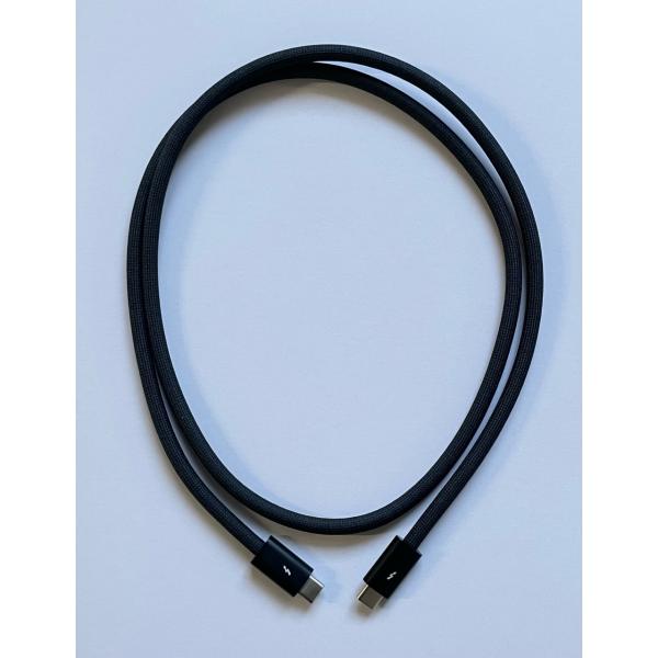 Apple Thunderbolt 4 Pro 1mケーブル A2804純正 バルク品(ケーブルのみ、付属品無し)Model：A2363カラー：ブラック発送方法：ネコポス（300円）バルク品のため、わずかに擦れなどがある場合がございますので...