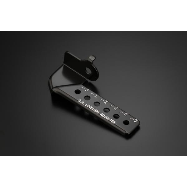 車種：ハイエース　適合型式：TRH/KDH/GDH200系※純正オプションヘッドランプ装着車専用【CAUTION】※当製品は「純正オプションヘッドランプ」装着車専用部品です。ハロゲンヘッドランプ仕様車には装着できません。