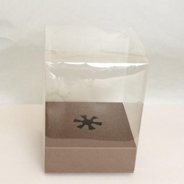 プリザーブドフラワーの贈り物はケースに入れて！母の日、父の日、敬老の日、お祝い、お見舞い、誕生日、記念日のプレゼントに！商品ケース塩化ビニール製ケースのみです、アレンジはつきませんサイズＬ：１８ｃｍ×１８ｃｍ×２１ｃｍ送料通常(北海道、中国...