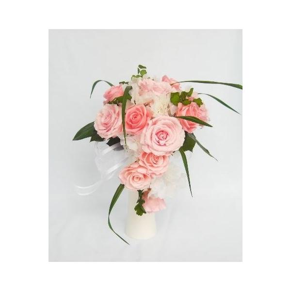 折角のブーケ！お部屋にも飾っておきませんか♪手作りプリザーブドフラワーのブーケです、ブートニアも付いてご相談しながらお作りしお直しもいたします、送料無料です。１品１品手作りのため製作期間に１週間から10日いただきますので、配送指定日は余裕を...