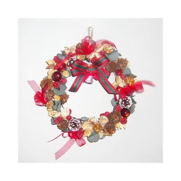 古代ローマ時代に始まったリース、クリスマスムードを盛り上げること請け合い！！１８ｃｍクリスマス、ご結婚祝い、誕生日、記念日のプレゼントにも！無料でラッピングしてお届けします。商品色赤系使用材料松笠・木の実・アートりんご・リボン・リース台直径...