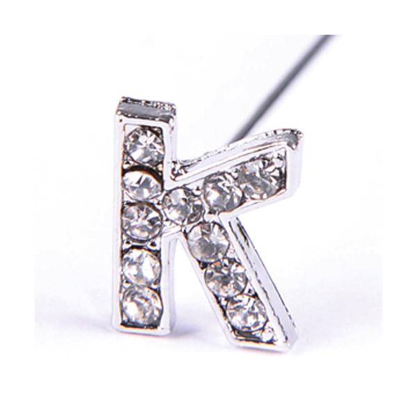 イニシャル（アルファベット）のピックです。エレガントな輝きのガラスピック、アイデア次第で様々な用途にご利用いただけます。大きさ：　最大幅約1.5cm×　長さ約8cm※先端が尖っていますので、商品を取り出す際や、ご使用の際は十分ご注意ください...