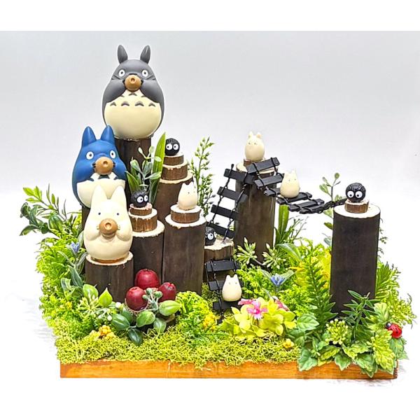 光触媒加工・使用花材　大小小枝　オカリナ大トトロ　中トトロ　小トトロ　マックロクロスケ　てんとう虫　モスグラス他 ・サイズ　W25×H20×D15センチ ・ラッピング　無料　作品はすべてラッピングしてお送り致します。 ・お届けはご注文より3...