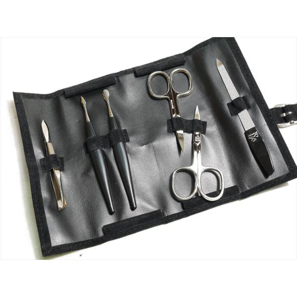 ＜description＞ Manicure Set (6 piece) Black左利き用というわけではないのですが、左手用のはさみが付属されているビューティケア(ネイルケア) ６ピースセットです。●右手＆左手用のはさみ　一対(左右とも刃...