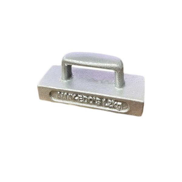 ・商品番号：6640・配送方法：宅配便・パターン用裁断文鎮1.2kg●落ち着きのあるシンプルで扱いやすいシルバーへとリニューアルいたしました！！※以前のブルータイプは廃盤となります。手でつかめる小型の文鎮。アパレルのパターンを押さえる際に使...