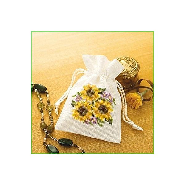 ネコポスご利用不可商品です。女性らしく、エレガントな表現のバラとヒマワリの刺しゅう小物シリーズは幅広く愛され、贈り物としても喜ばれます。美しい色彩でつくる温かみのある作品は安らぎを与えてくれます ◆サイズ：約　縦9cm×横12cm ◆キット...