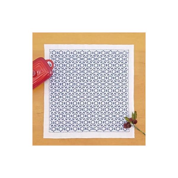 ネコポス対象商品です。日々の暮らしに、刺し子で彩りを♪♪   「一目刺し」とは、刺し子の技法のひとつで、一定の針目で縦、横、斜めと同じ方向を順に刺していく技法です。  コースターやふきんなど、身近なものから刺し子を取り入れて、日々の暮らしに...