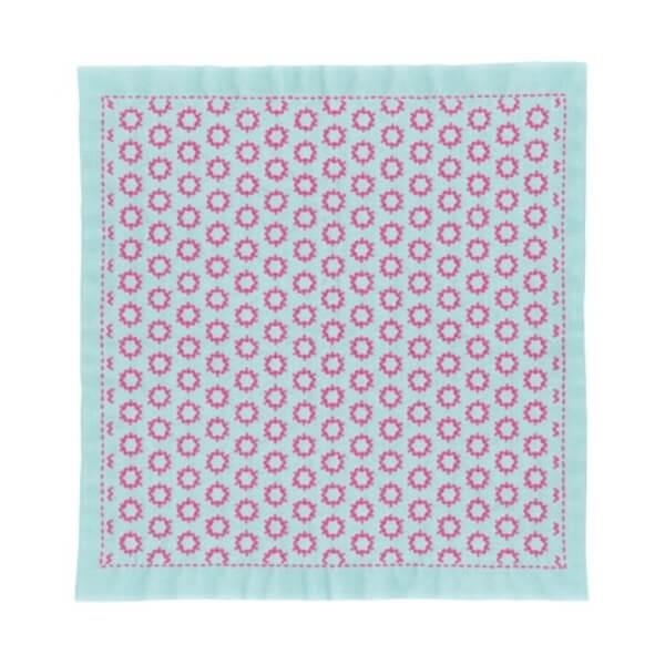 ネコポス対象商品です。一目刺しとは、刺し子の技法のひとつで一定のハリ目で縦、横、斜めと同じ方向を順に刺していく技法です。図案に沿って針を進めるだけ。　はじめての方にもおすすめです。水で消える図案入りです。出来上がり寸法約縦33cm×横33c...