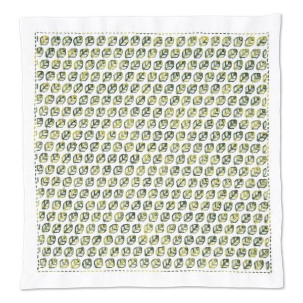 ネコポス対象商品です。 一目刺しの花ふきん リーフ 商品詳細一目刺しの花ふきんに4種の新柄登場。「刺して、くぐる。」楽しい刺し子の技法です。大切な人を想う気持ちから生まれた刺し子の伝統模様のひとつ、「くぐり刺し」模様が現れるごとに心躍る美し...