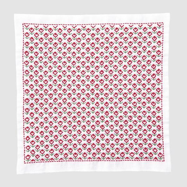 ネコポス対象商品です。 一目刺しの花ふきん お花畑 商品詳細一目刺しの花ふきんに4種の新柄登場。「刺して、くぐる。」楽しい刺し子の技法です。大切な人を想う気持ちから生まれた刺し子の伝統模様のひとつ、「くぐり刺し」模様が現れるごとに心躍る美し...