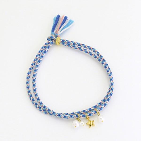 ネコポス対象商品です。プレートを使っておしゃれな”くみひも”が作れるクミッキー。 ミサンガやラッピング素材に活用してください。 大人の方向けのデザインでチャームやパールビーズがおしゃれ♪ 初級者向  ◆サイズ◆  約直径9.5cm　厚さ5m...