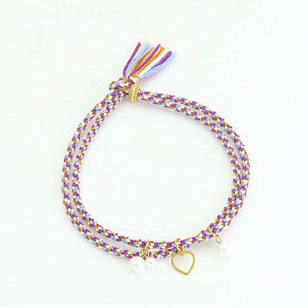 ネコポス対象商品です。プレートを使っておしゃれな”くみひも”が作れるクミッキー。 ミサンガやラッピング素材に活用してください。 大人の方向けのデザインでチャームやパールビーズがおしゃれ♪ 初級者向  ◆サイズ◆  約直径9.5cm　厚さ5m...