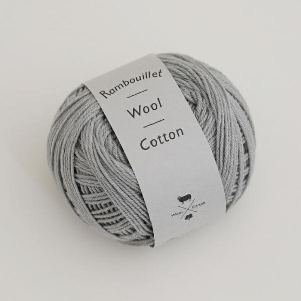 ネコポスご利用不可商品です。ランブイエウールコットン Rambouillet Wool Cotton 商品詳細ランブイエメリノウールのスポンディッシュできめ細やかな質感と、自然な光沢が美しいスーピマコットンをブレンドした贅沢な糸。春先や秋口...