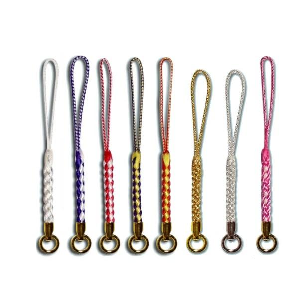 ネコポスご利用不可商品です。ビーズ、ちりめん、小物手芸には欠かせない人気の 金具付根付紐。丸カンはゴールドです。◆長さ◆全長 約76mm◆材質◆紐：レーヨン金具：真鍮当店では納品明細をメールにてお送りしています。商品到着時にご確認下さい。