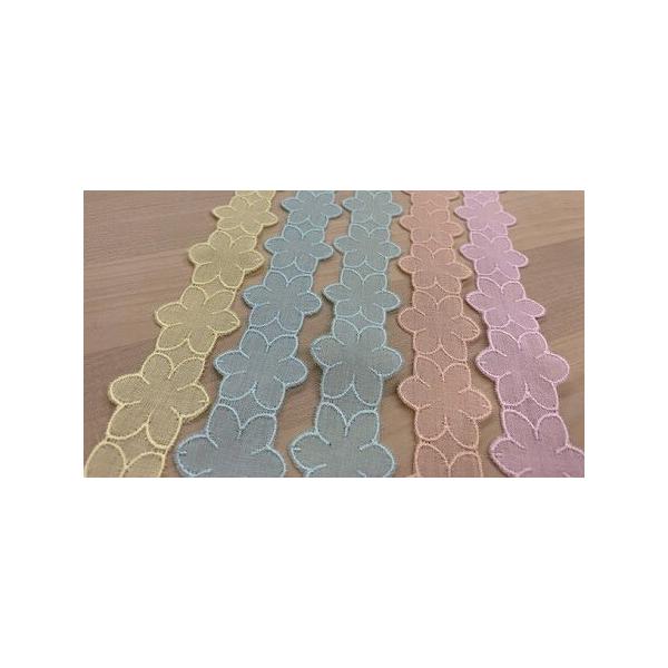パステルカラーの可愛いお花の綿レース1つずつ切り離してモチーフの様にお使いいただいても可愛いです！ 【サイズ】27mm巾 【色】ベビーピンク / シャーベットオレンジイエロー/ ミントグリーン / スカイブルー 【素材】綿 100% ※ご注...