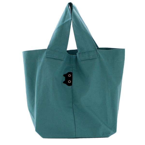 約35×26×24cm（持ち手含まず）持ち手：13.5cm綿100％（11号帆布）内側にポケット1つ日本製鮮やかなカラーが目を引く、ニューフェイスのキャンパストートバッグ。無地のシンプルな佇まいながら、太い持ち手や正面の生地の切り替えが個性...