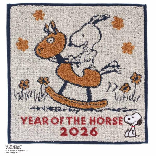 約25×25cm綿100％中国製木馬にまたがるスヌーピーがかわいらしいタオルハンカチです。今年の限定アートで特別な1枚です。パイルジャガードタイプのタオルハンカチです。【PEANUTS】（ピーナッツ）とは？アメリカの漫画家、チャールズ・M・...