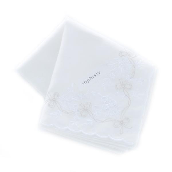 約46×46cm本体：綿100％刺繍糸　上糸：ポリエステル100％　下糸：綿100％（スリット糸使用）マレーシア製「洗練された美しさ、気取らないおしゃれ」このテーマで大人の女性に似合うエレガントなデザインで仕上げました。