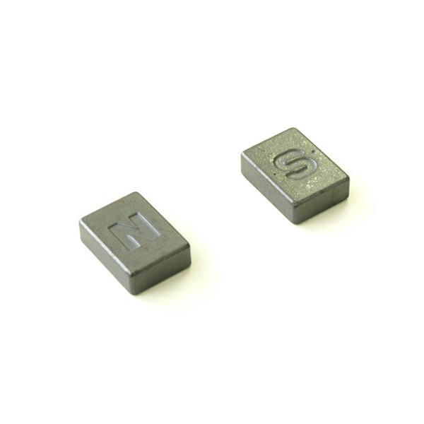 本体サイズ（約）：長2.2×幅1.6×高0.7cm重量・容量（約）：12g素材・原材料：フェライト磁石入り数：6個