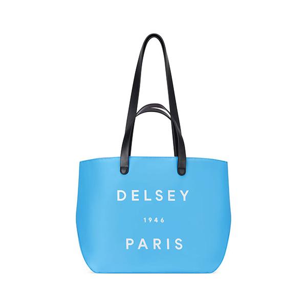 カラー：スカイブルー本体サイズ（約）：幅37.5×奥26×高20cm容量（約）：20L重量（約）：480g素材：PVC、レザー保証期間：2年