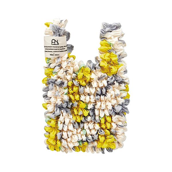 型番：W141−9118−204カラー：ピオニイエロー本体サイズ（約）：［広げた時］縦55×横40cm（手提げ部分含む）　：［収縮時］縦15×横10cm重量（約）：30g素材：ポリエステル100％