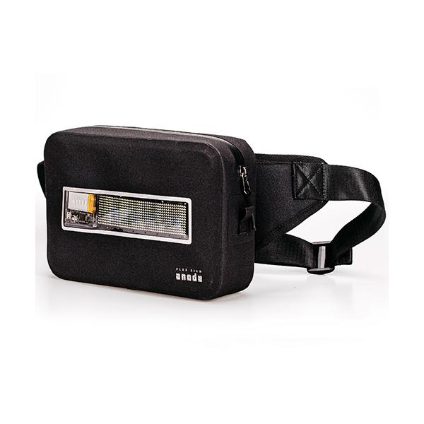 本体サイズ（約）：幅225×奥70×高160mm容量（約）：2.8L素材：TPU、ナイロン、プラスチック、金属