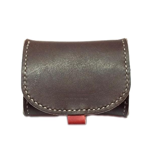 カラー：（本体革）チョコ、（ミミ革）赤本体サイズ（約）：［完成時］縦68×横90×厚25mm素材：牛革セット内容：牛革、金具、糸、針、両面テープ、取扱い説明書