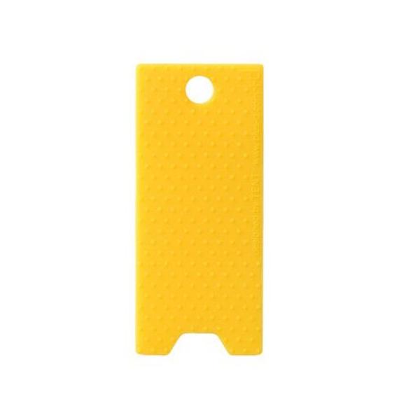 カラー：イエローサイズ（約）：幅28×奥64×厚6mm 重量（約）：6.2g素材：シリコーン適合する鍵サイズ（約）：幅20〜23×長60〜64×厚3.2mm  原産国：日本