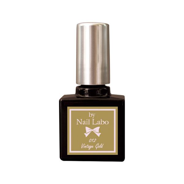 カラー：ヴィンテージゴールド質感：マット、グリッター本体サイズ（約）：幅33×奥21×高69mm内容量（約）：7mL仕様：ブラシタイプ硬化時間（約）：［LED］30秒　［UVライト］120秒原産国：日本