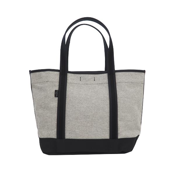 カラー：ブラック本体サイズ（約）：幅340×奥140×高290mm重量（約）：560g素材：コットンシャンブレー　：（表面：弱撥水加工　裏面：PVC加工／エンボス加工）