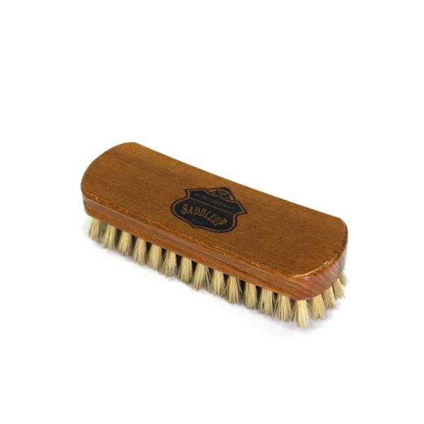 本体サイズ（約）：幅15×奥5×高3.8cm適応タイプ：スムースレザー素材：豚毛、ブナ材