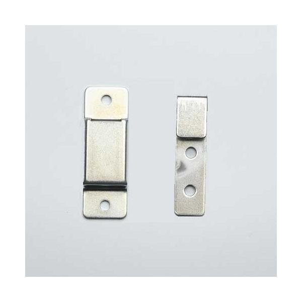 カラー：表面処理　ユニクロメッキ本体サイズ（約）：［受け］幅15×長45mm、［掛け］幅10×長40mm、［間隔寸法］6mm付属品：丸木ねじ（2.7×13）4本入素材：鉄入数：受け：1個、掛け：1個安全荷重（約）：1kg