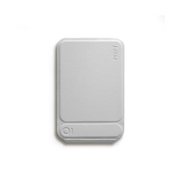 カラー：ミスティーグレー本体サイズ（約）：縦96.5×横63.5×厚6.9mm素材：MOVASヴィーガンレザー、グラスファイバー、マグネット、金属シート、PCセット内容：七変化マルチスタンド×1、アイアンリング（粘着式）×1