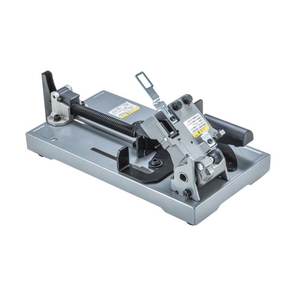 【当店はマキタ正規販売店です】スタンド使用で精度よく安定切断取付簡単、部材の斜め切断にも対応チップソーカッタ用バイススタンドセット品※写真の充電式チップソーカッタは別販売品です。適用モデル:CS004G・CS553D