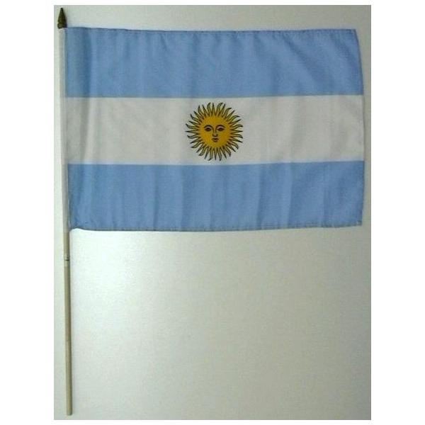 素材：ポリエステル100％サイズ旗：約30cm×約45cm棒（木製丸棒）：直径 約8mm×長さ 約60cm国旗の品揃えは、大（約90cm×約150cm）・中（約60cm×約90cm）・小（約30cm×約45cm、棒付き）の3サイズ、アメリカ...