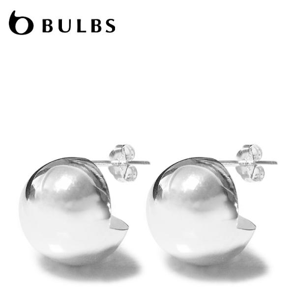 【サイズ】直径：約15mm【素材】SV925ニューヨーク発のブランド≪BULBS≫のシルバーピアスです。環境に与える影響を最小限に抑え、過剰な廃棄物を制限するため、BULBSのすべてのピースはオーダーメイドで製作されています。また、倫理的で...
