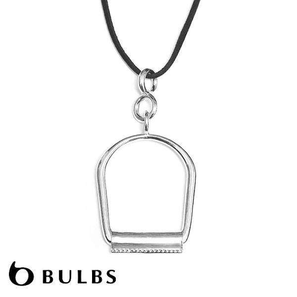 【サイズ】ひもの長さ：約77cmチャーム：タテ約82mm×ヨコ約43mm (リング込最大)【素材】SV925ニューヨーク発のブランド≪BULBS≫のシルバーネックレスです。環境に与える影響を最小限に抑え、過剰な廃棄物を制限するため、BULB...
