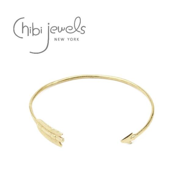 ●サイズ内周：約16cm●主素材真鍮華奢なバングルに、弓矢のモチーフがついたデザインバングル他のバングルとの重ねづけもしやすいデザイン。≪真鍮素材について≫この商品は真鍮という材質の特性上、付着した汗などにより変色する可能性がありますが、身...