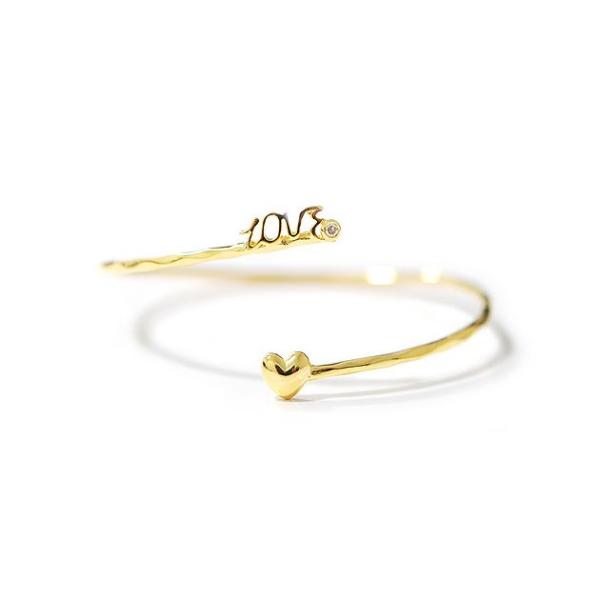 ●サイズ内径約6cm／チャーム(LOVE)：約1.3cm×0.4cm／チャーム(ハート)：8mm●材質Gold-Plated／CZ キュービックジルコニア(人工石)ニューヨーク発のブランド「FULL OF GRACE」は、女性を華やかに演出...