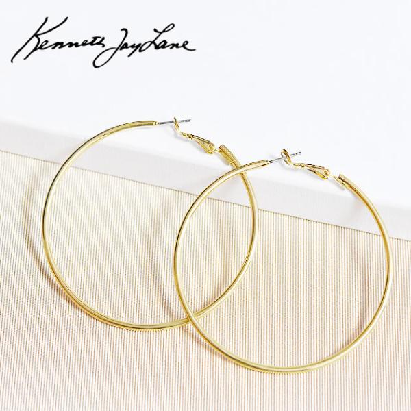 【サイズ】直径：約60mm【主素材】18K Gold Plated (18金コーティング仕上げ)創立から半世紀以上たった今でも世界中の女性が本物の宝石を超えて好むジュエリーブランド≪Kenneth Jay Lane≫のピアスです。歌手のリア...