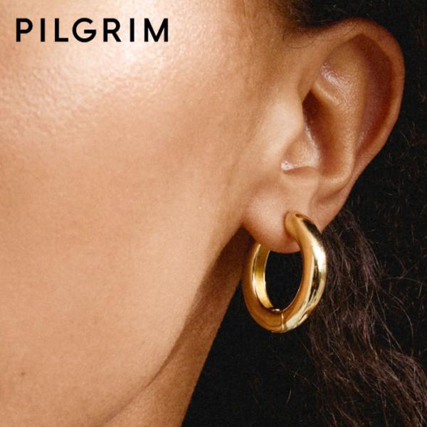 【サイズ】直径：約25mm厚み：約4mm【素材】Gold Plated (ゴールドコーティング仕上げ)デンマーク発のアクセサリーブランド≪PILGRIM≫のピアスです。PILGRIMは国際的なジュエリーシーンの最前線にあり、自分自身を表現し...