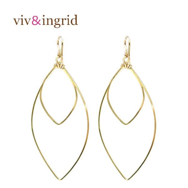 ●サイズタテ：約73mm×ヨコ：約33mm●素材14金張りアメリカでも多くのセレクトショップが展開しているブランド≪viv&amp;ingrid≫のシンプルフープシリーズです。ジェシカ・アルバ、サンドラ・ブロック、ヒラリー・ダフなどの海外セ...
