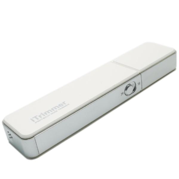 ※スリムでスタイリッシュなフラットデザイン。人目に触れても恥ずかしくない鼻毛カッターです。※美麗な鏡面ピアノ仕上げがこれまでの鼻毛カッターにはない高級感を演出します。※バッテリーは単4型電池2本。小型スリムデザインは出張や旅行にもお奨めです...