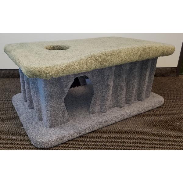 ※同梱不可安いキャットタワーをいくつも購入するなら一生もののキャットタワーをというコンセプトの元で人間の家具を作るレベルの工程でしっかりとした長持ちするキャットタワーを作りました。メーカーの言う寿命が10年から15年を自信をもって耐え得る耐...