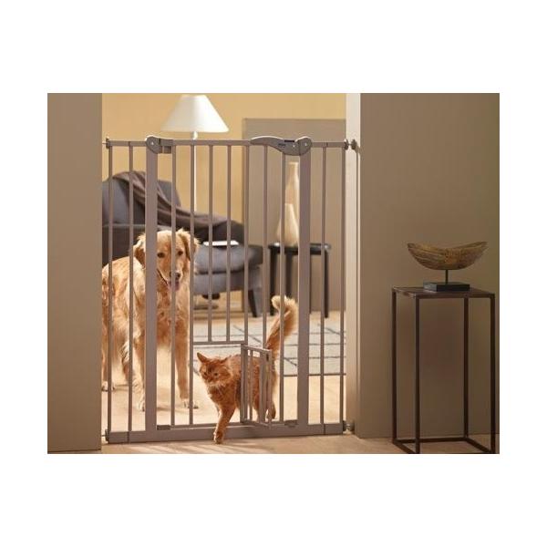 ※ベルギーからおしゃれなペット用品が日本上陸！世界中で５つの大陸７３か国で販売されている実績のあるペットブランドです。キャットドアのついたペット用ゲートです。ゲートを開けなくても猫ちゃんはキャットドアから通ることができるほかになかなかない形...