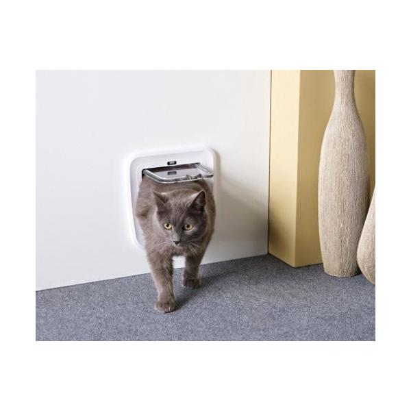 ※ベルギーからおしゃれなペット用品が日本上陸！世界中で５つの大陸７３か国で販売されている実績のあるペットブランドです。猫ちゃんが外出する際の４ウエイドアです4つのパターン（室外へ、室内へ、ロック、オープンのまま）でペットのエントリーまたは出...