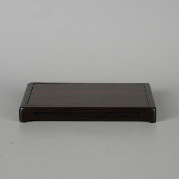 品名 　出口史郎　小品卓 花台 (卓台/飾卓)サイズ 　高さ　約 1.6センチ　　横幅　約 13.7センチ　奥行　約 9.5センチ商品状態 　中古品の為、画像に写っていない小さなヒビ、欠け、キズ、汚れなどある場合があります。商品説明 　大阪...